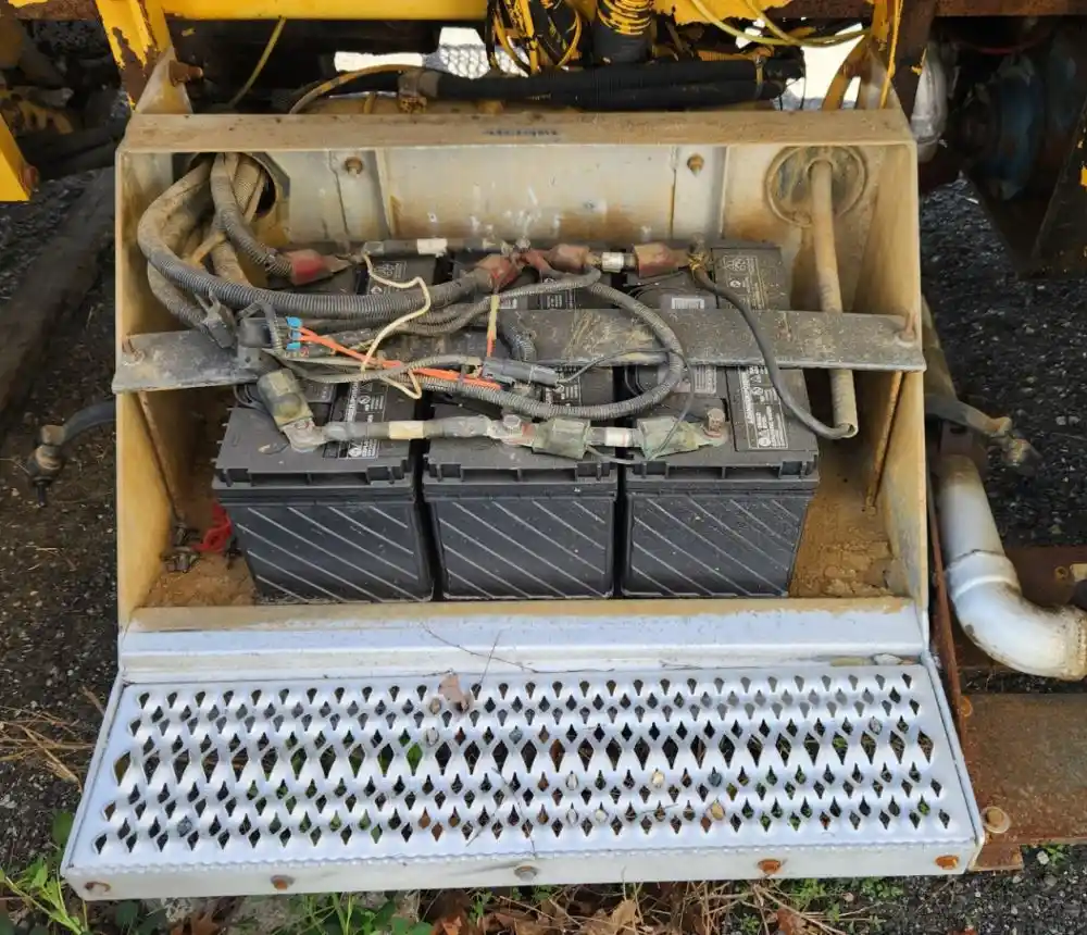 Used 2001 Peterbilt 357 Battery Box for sale | Elkton Maryland United ...