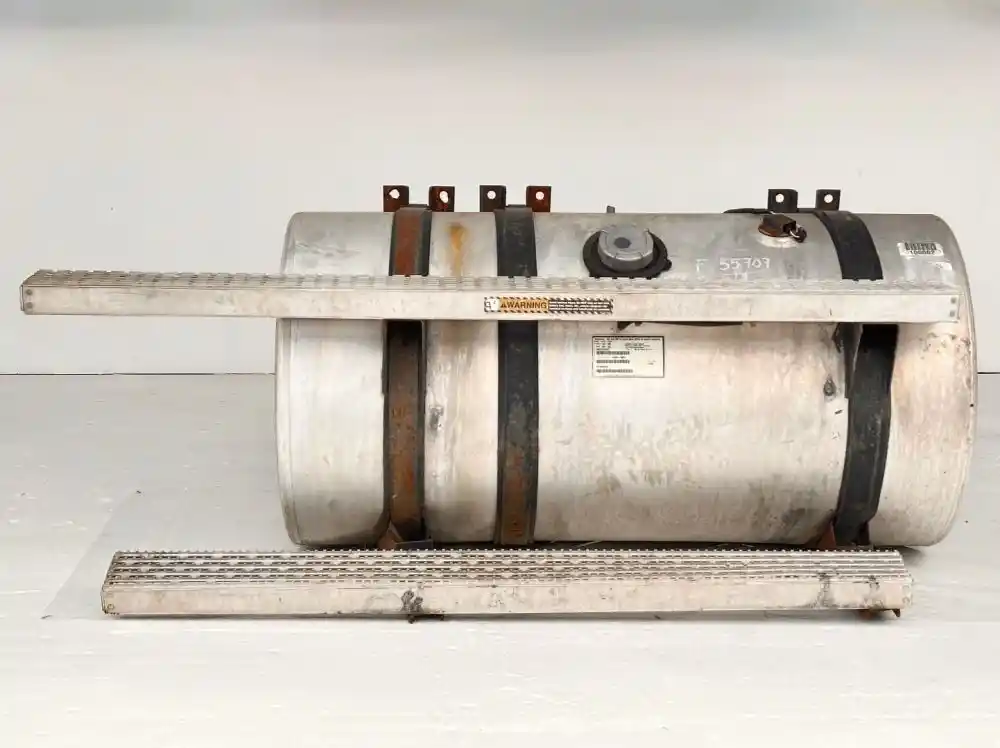 Used 2004 Mack CX612 Vision Fuel Tank for sale | Elkton Maryland United ...