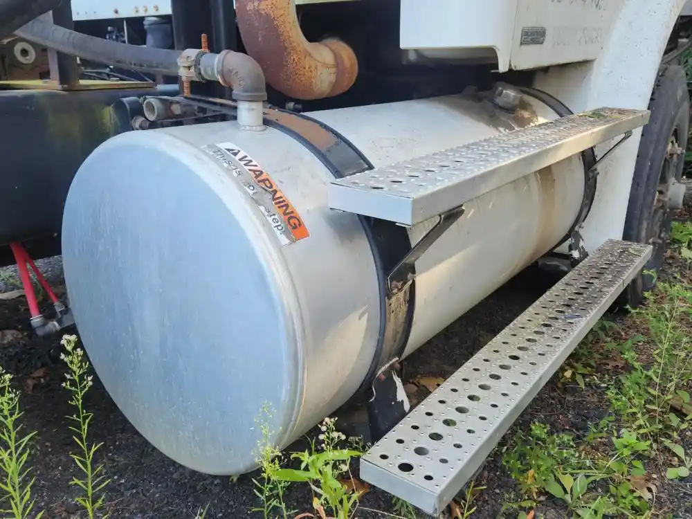 Used 2005 Freightliner M2 112 Medium Duty Hydraulic Tank for sale ...