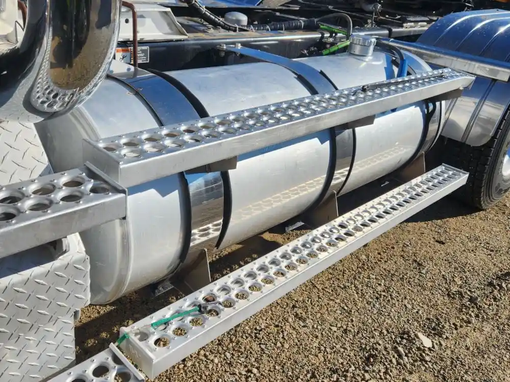 Used, Recycled, New, and Aftermarket Heavy Duty Truck Parts