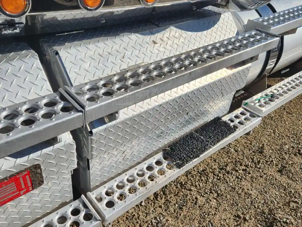 Used, Recycled, New, and Aftermarket Heavy Duty Truck Parts