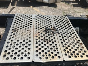 New and Used Kenworth Fuel Tank Steps for sale | TPI