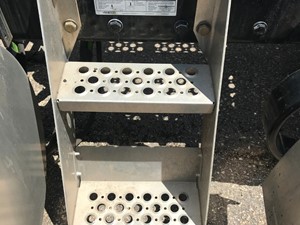 New and Used Kenworth Fuel Tank Steps For Sale | TPI
