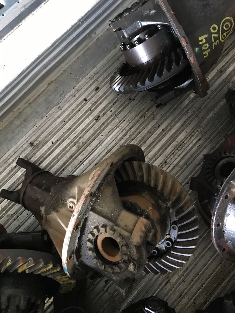 Used Eaton RS404 Rear Rear (Tandem Rear or Single) for sale | Billings ...