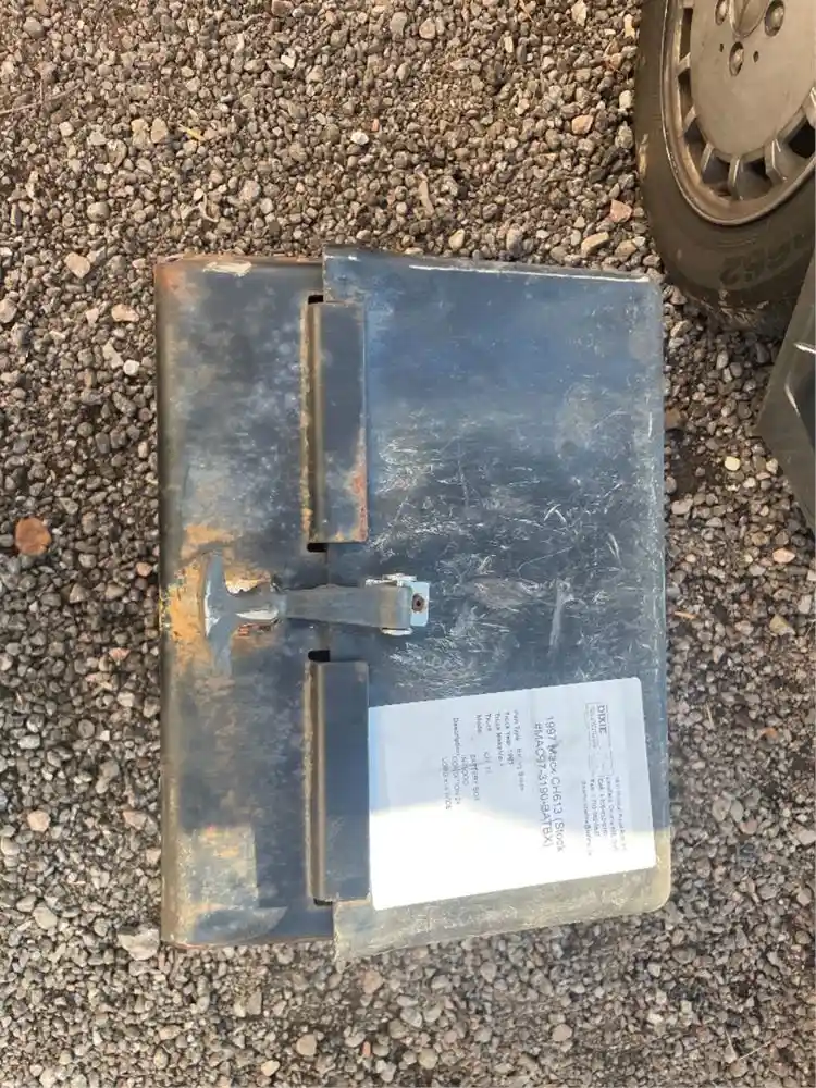 Used 1997 Mack CH613 Battery Box for sale | Lakefield Ontario Canada ...