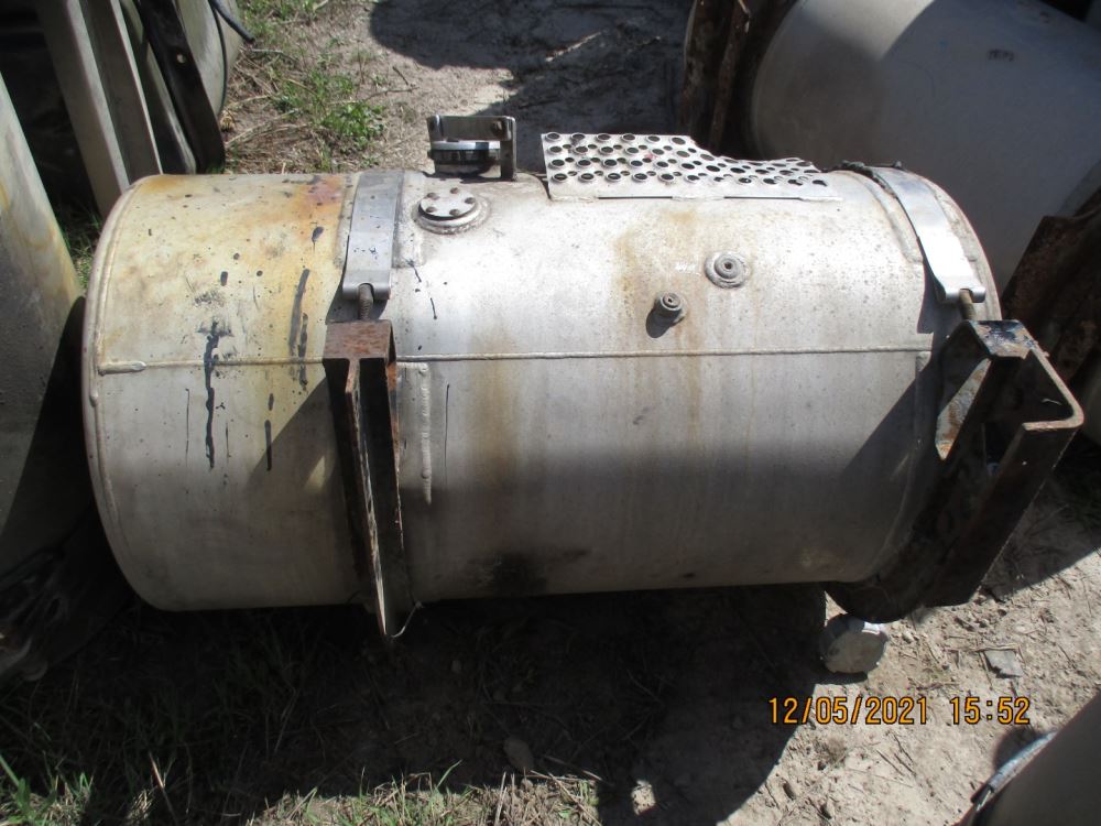 Used 2000 Mack RB688S Fuel Tank for sale | Lakefield Ontario Canada | TPI