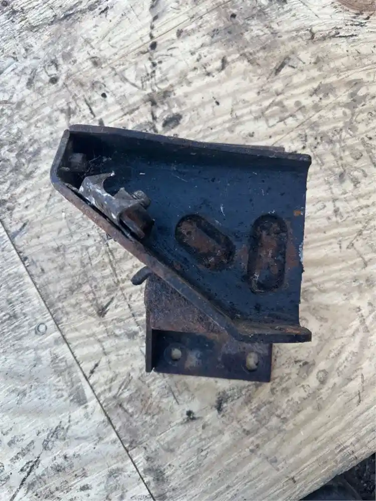 Used 2005 GMC C7500 Bracket for sale | Lakefield Ontario Canada ...