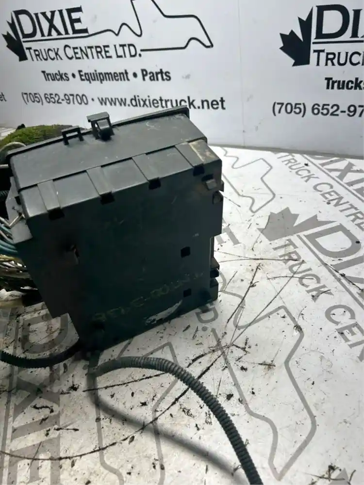 Used 2006 International 4300 Fuse Box for sale | Lakefield Ontario ...