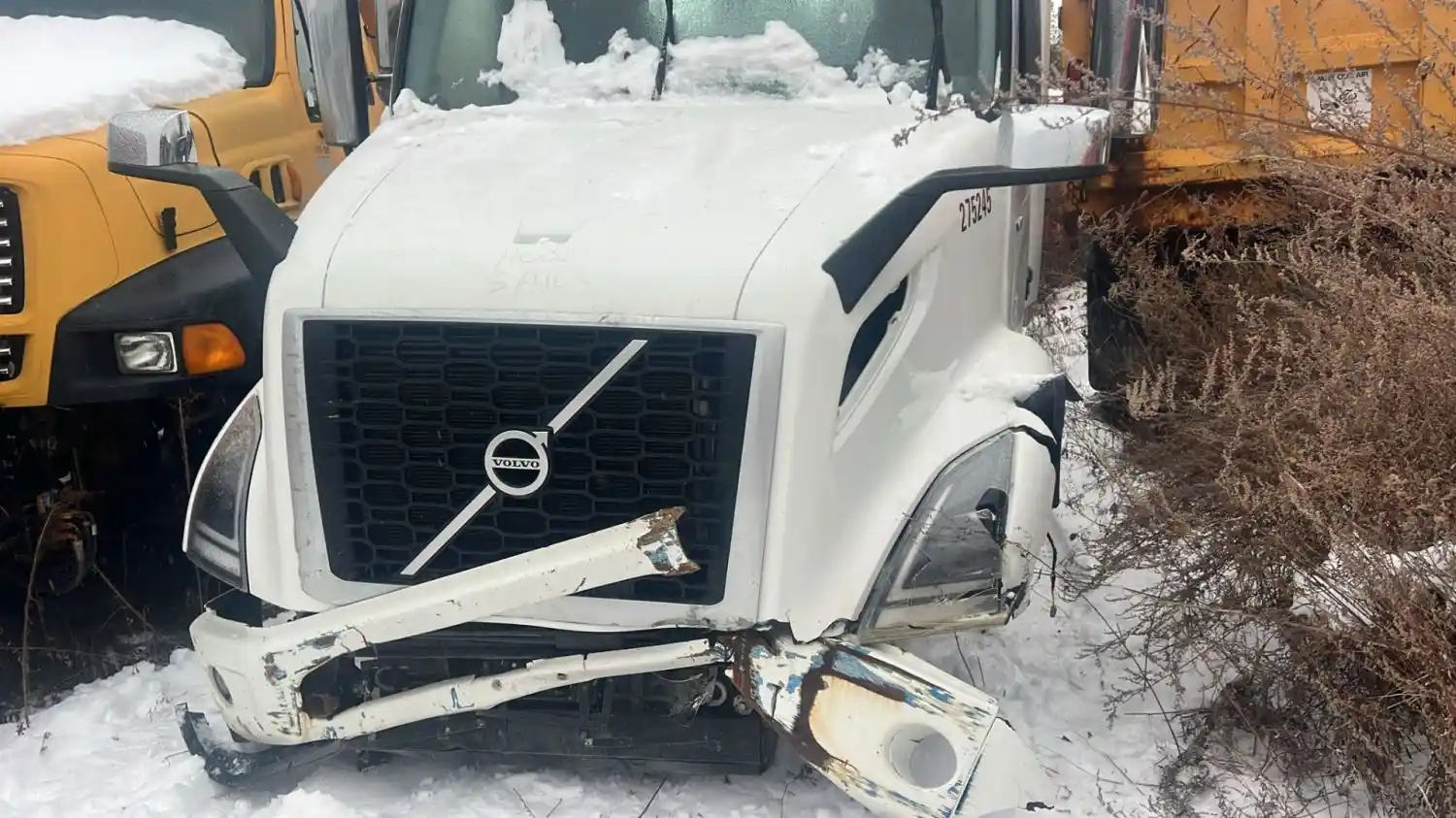 Used 2021 Volvo VNR Hood for sale | Lakefield Ontario Canada | Hoods ...