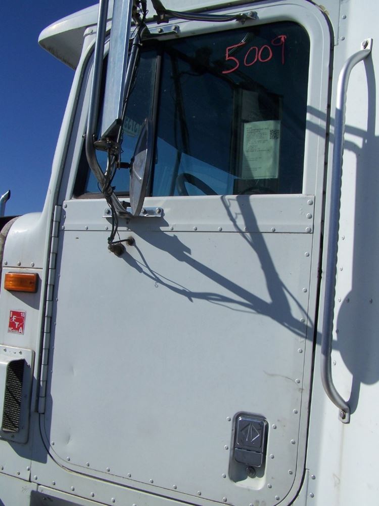 Used 1995 International 9400 Door for sale | Torrington Wyoming United ...