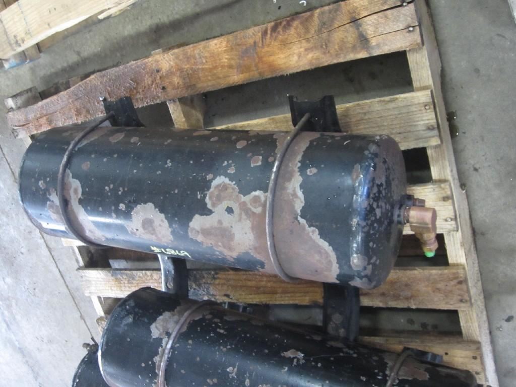 Used 1995 FREIGHTLINER FLD120 Air Tank for sale | Grand Rapids Michigan ...