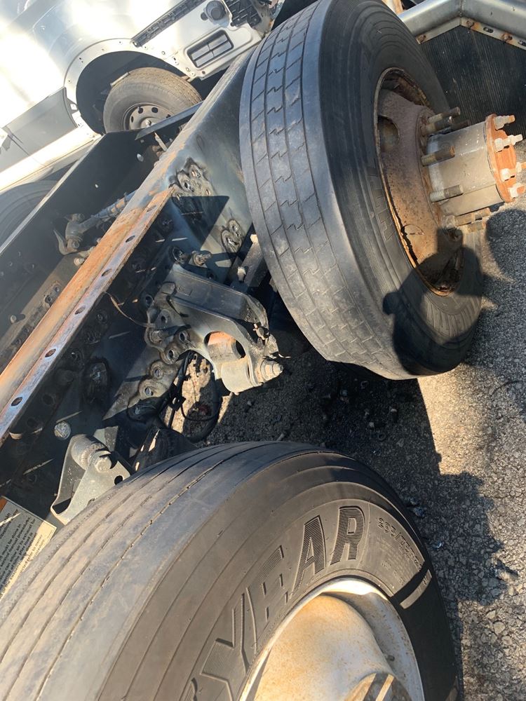 Used 2014 Meritor/Rockwell MT40-14X Axle Housing (Front) for sale ...