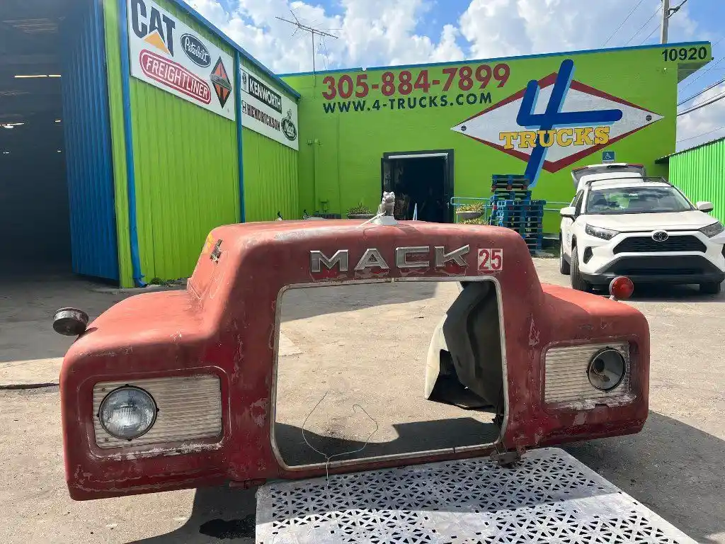 Used 1986 Mack R688ST Hood for sale | Miami Florida United States ...