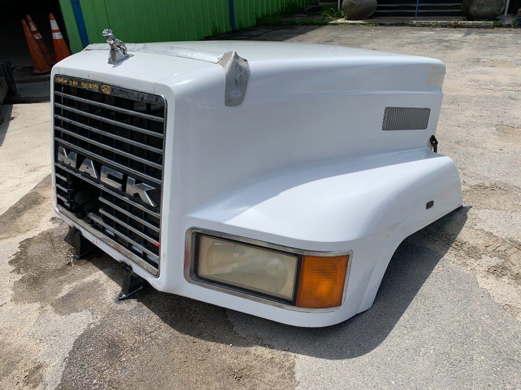 Used 2002 Mack CH613 Hood for sale | Miami Florida United States ...