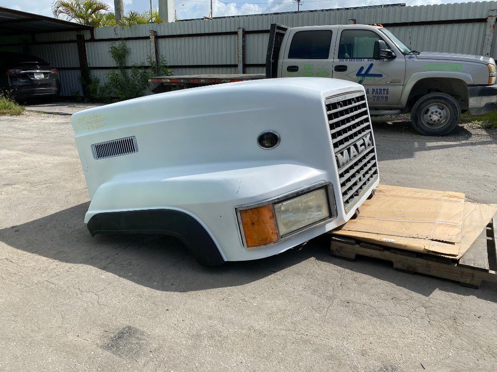Used 2005 Mack CL Hood for sale | Miami Florida United States | Hoods ...