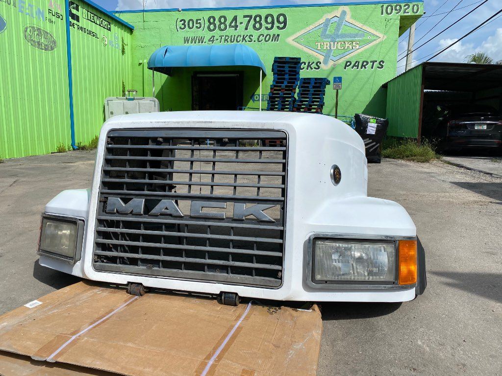 Used 2005 Mack CL Hood for sale | Miami Florida United States | Hoods ...