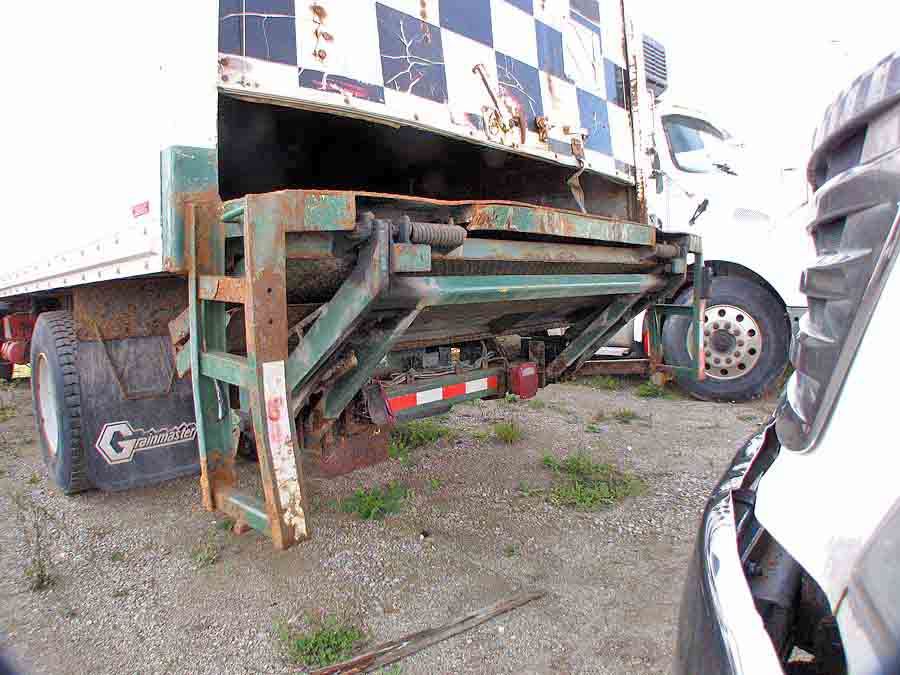 Used 2001 Van Bodies 22' Truck Box/Body for sale | Tottenham Ontario ...
