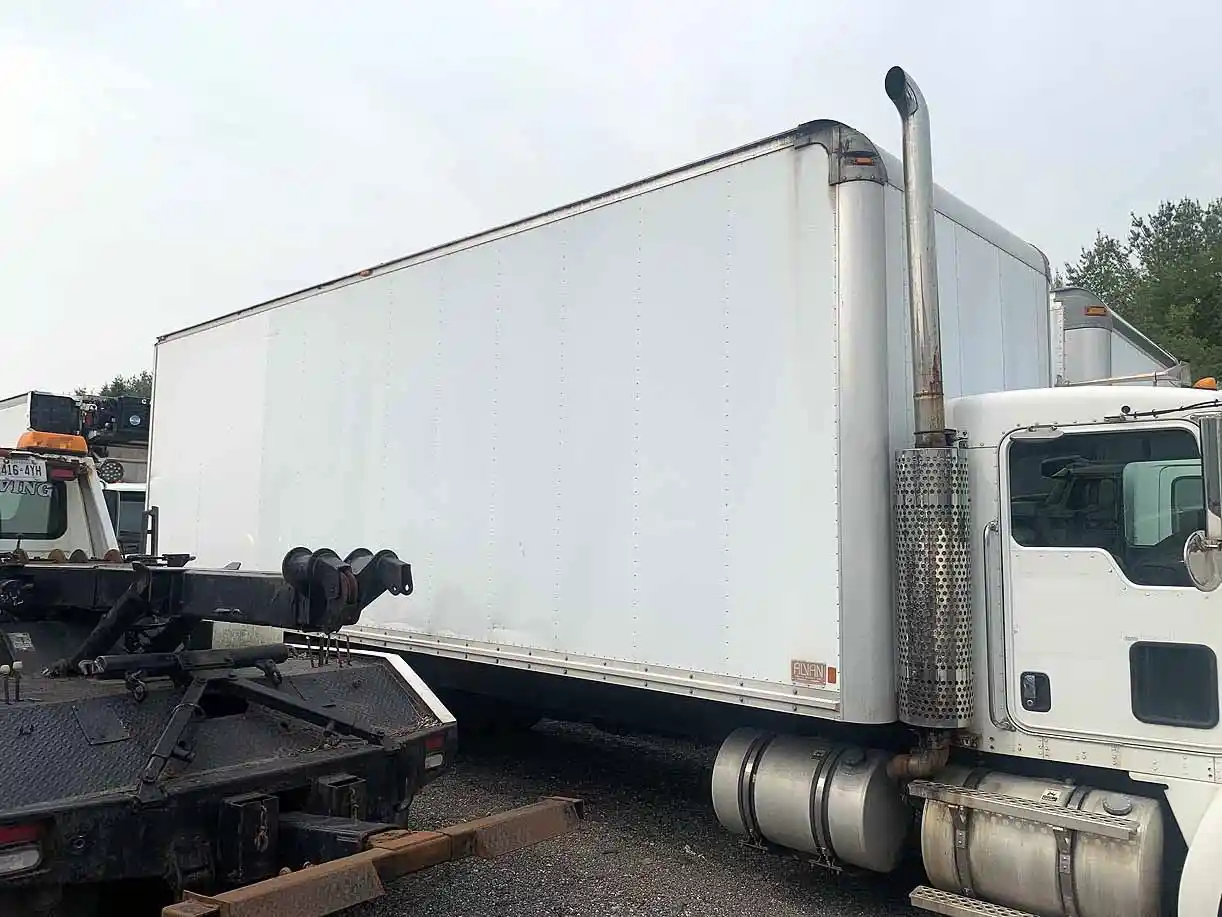 Used 2007 Van Bodies 26' Truck Box/Body for sale | Tottenham Ontario ...