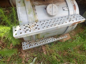 New and Used Ford LN8000 Fuel Tanks For Sale | TPI