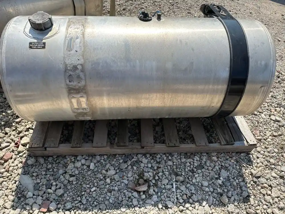 Used 2018 Freightliner Cascadia Fuel Tank for sale | Millville New ...