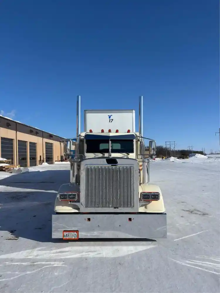 New Universal Peterbilt 389 Grille for sale | Westbourne Manitoba ...