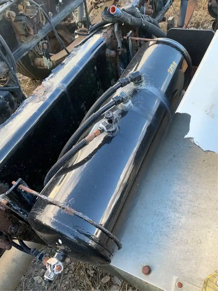 Used 2006 Peterbilt 387 Air Tank for sale | Bradford Ontario Canada ...