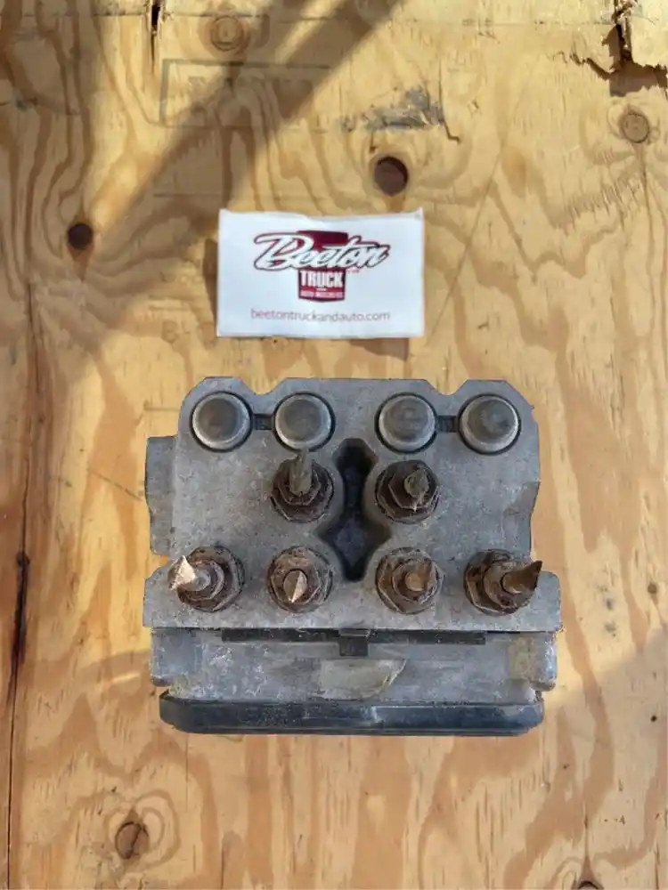 Used, Recycled, New, and Aftermarket Heavy Duty Truck Parts