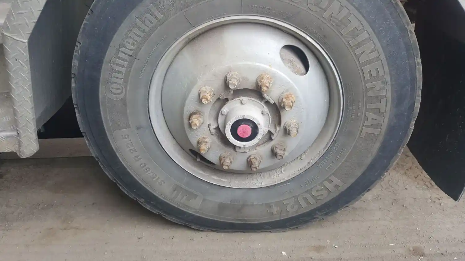 Used 1995 FORD LTA-9000 AEROMAX Front Axle, Complete