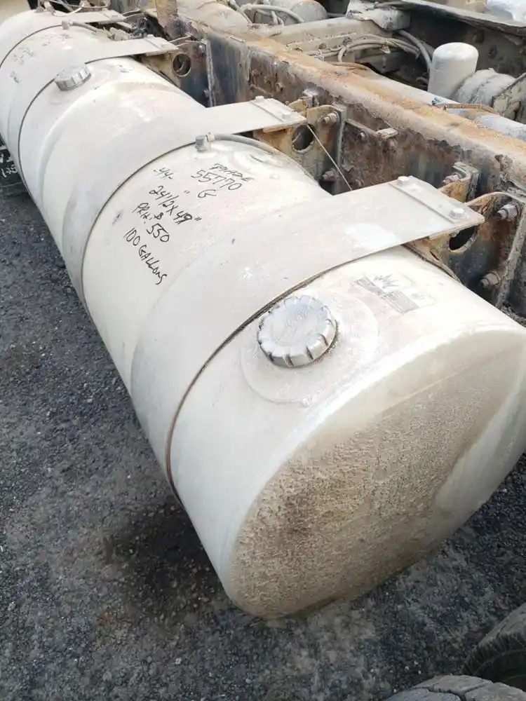 Used 2013 KENWORTH T-800 Fuel Tank for sale | Ste-Julie Quebec Canada ...
