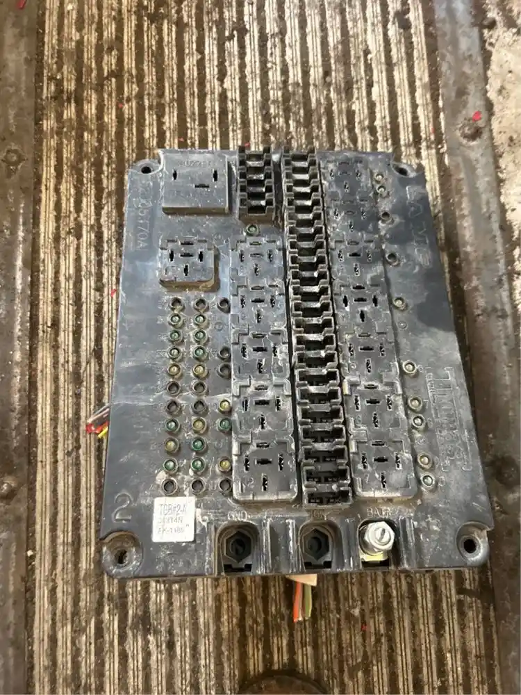 Used 2007 Freightliner FL-70 BUS Fuse Box for sale | St. Andrews ...