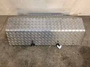 New and Used Volvo VNL Battery Box Covers for sale | TPI