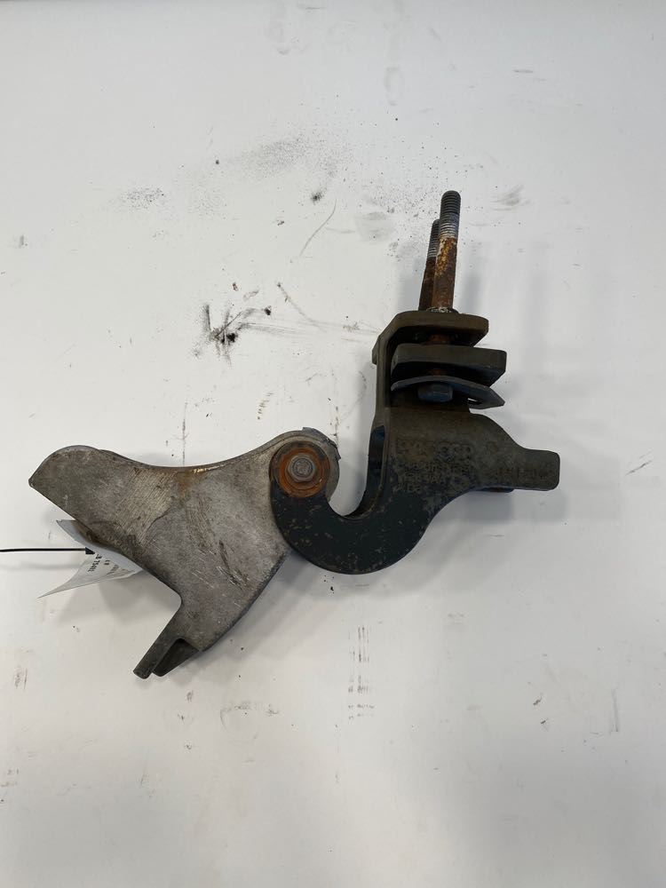 Used 2015 Kenworth T680 Hood Hinge for sale | Dorr Michigan United ...