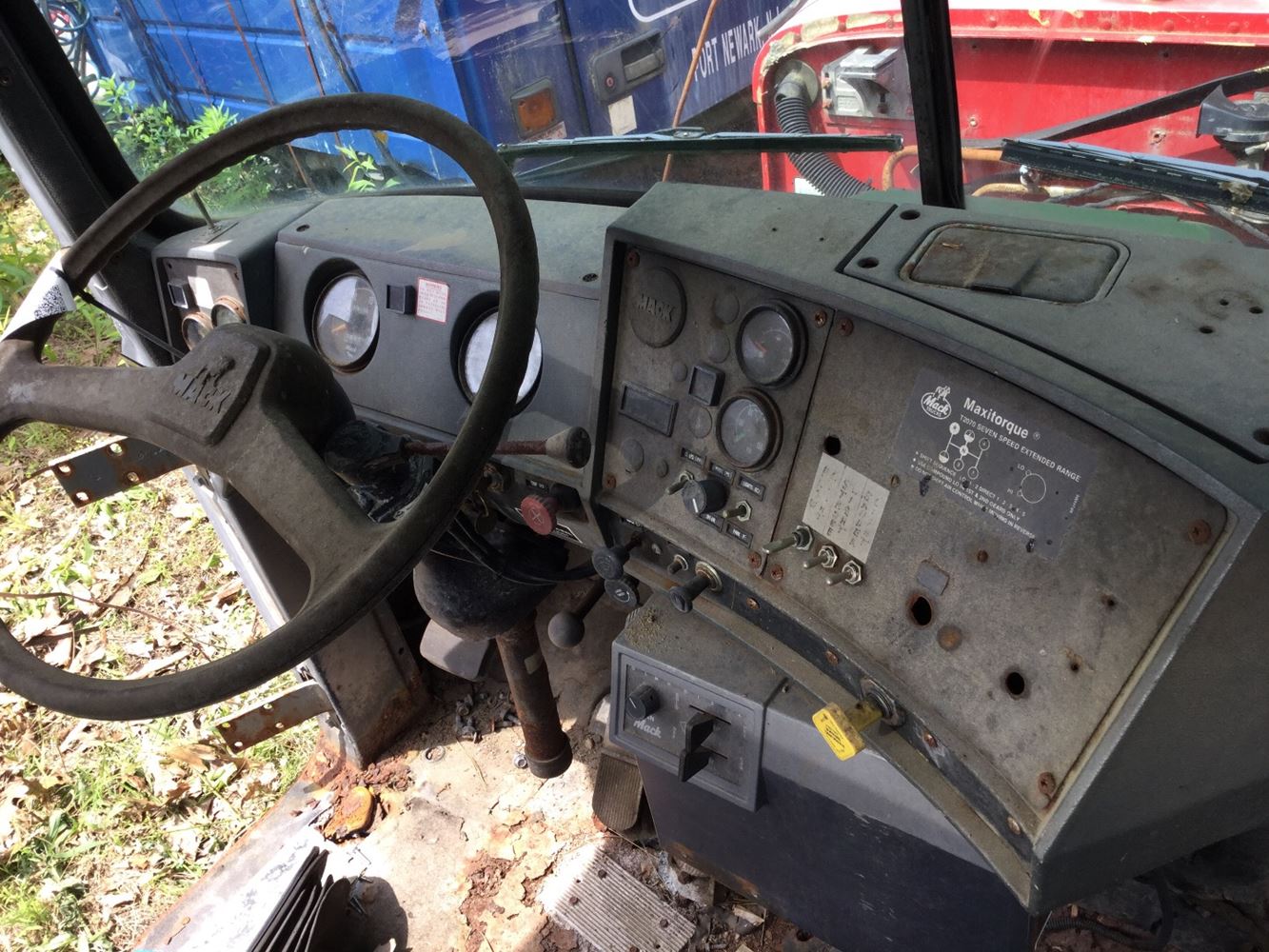 Dash For Mack Truck - xtralasopa