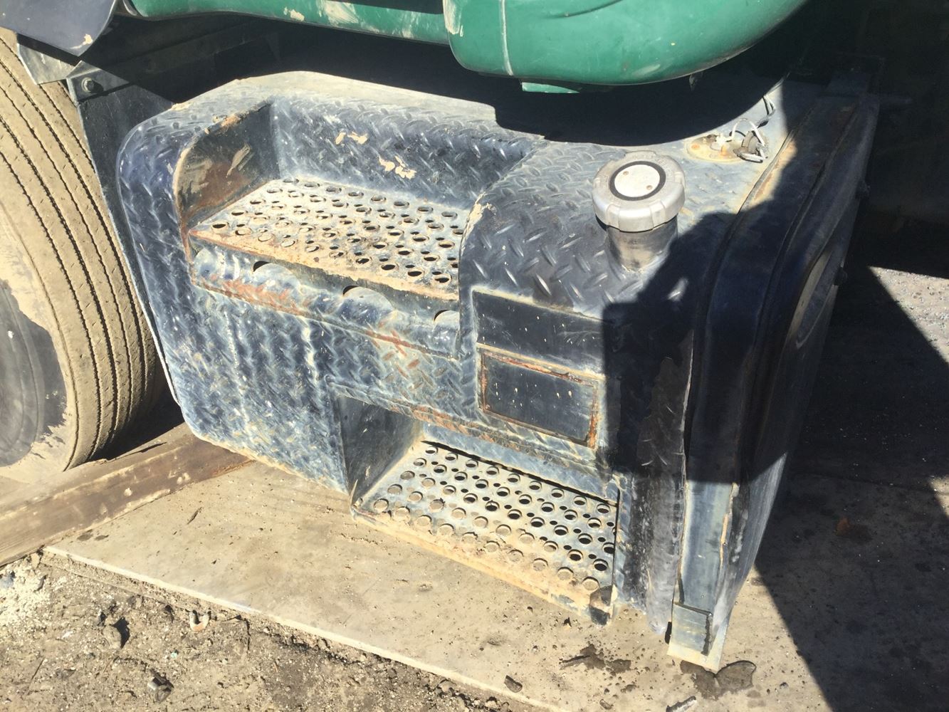 Used 1990 Mack DM690S Fuel Tank for sale | Freehold New Jersey United ...