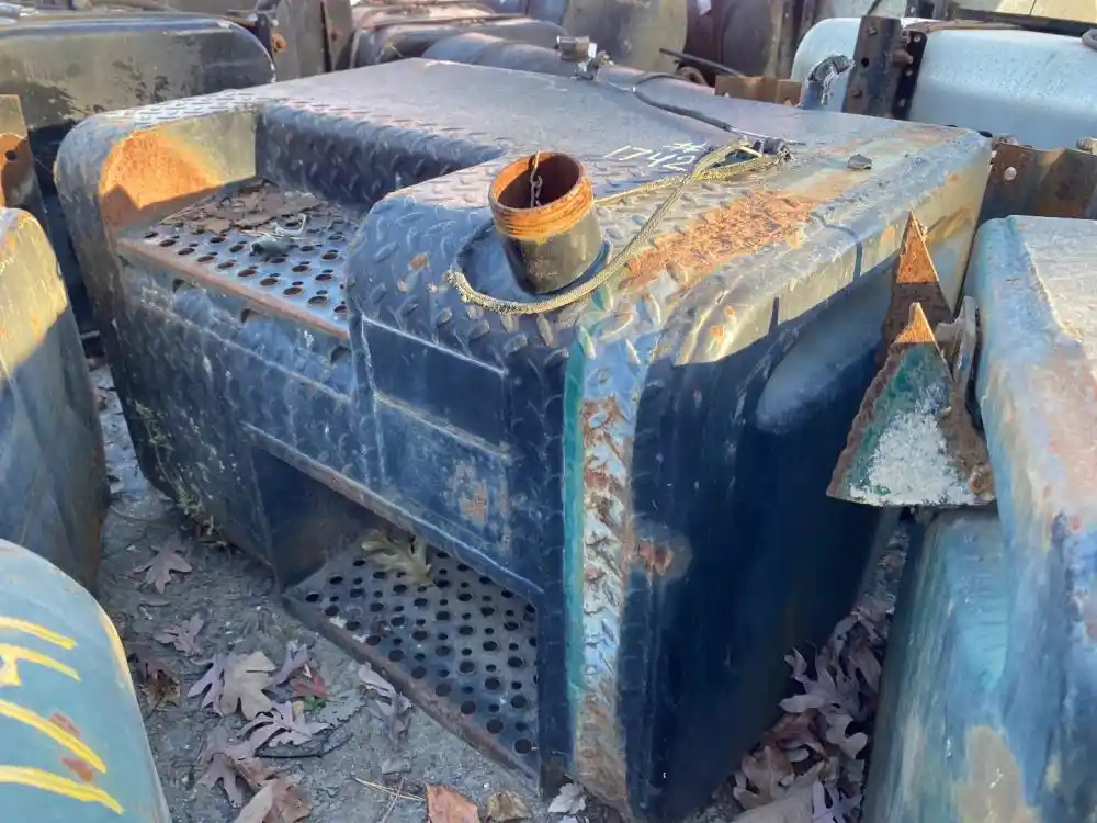 Used 1996 Mack DM690S Fuel Tank for sale | Freehold New Jersey United ...