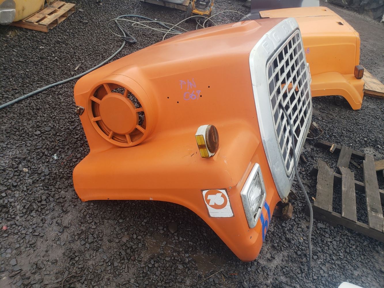 Used 1988 Ford L9000 Hood for sale | Eugene Oregon United States ...