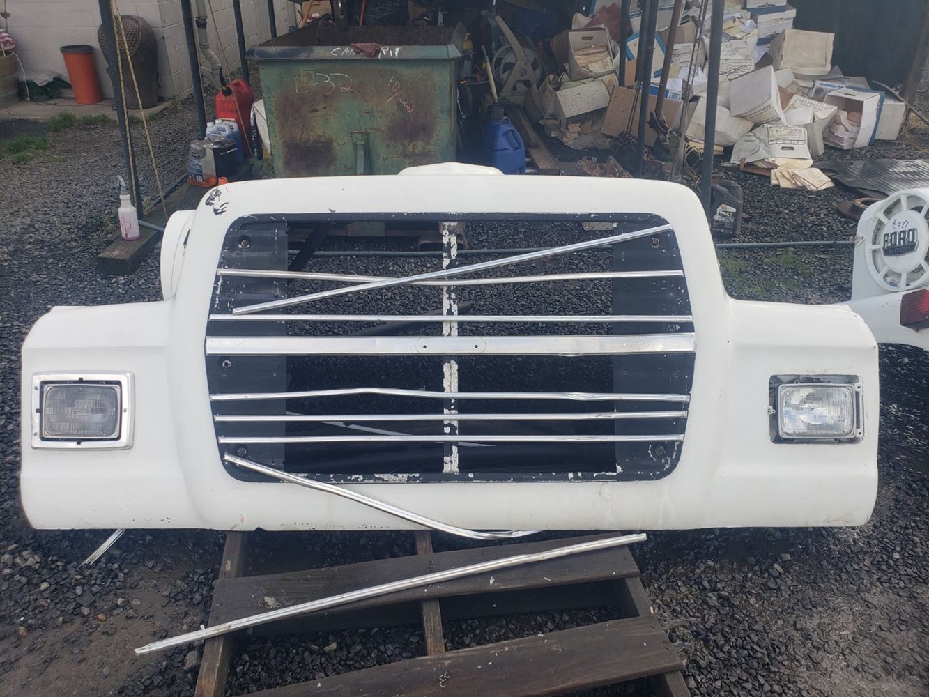 Used 1989 Ford L8000 Hood for sale | Eugene Oregon United States ...