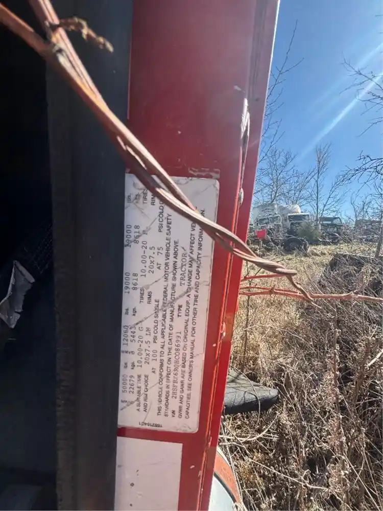 Salvage 1987 International F-9370 Truck Tractor For Parts | Perryville ...