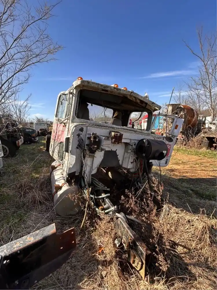 Salvage 1987 International F-9370 Truck Tractor For Parts | Perryville ...