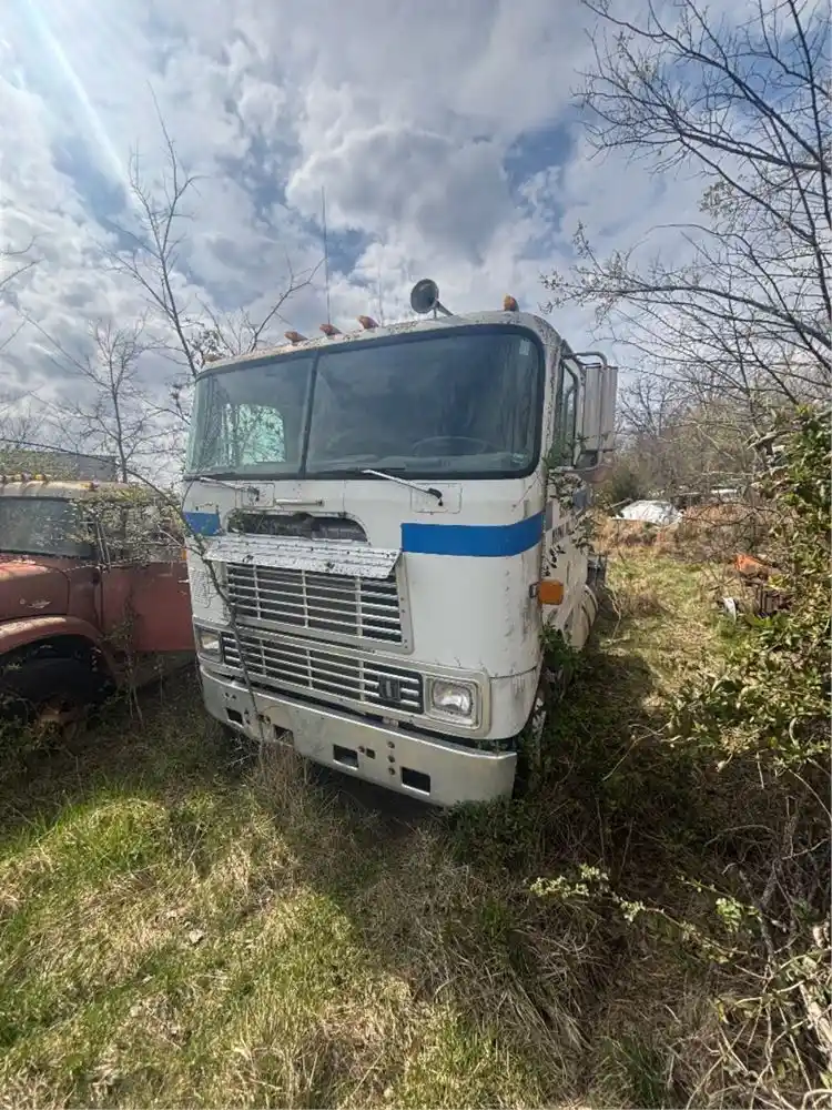 Salvage 1992 International Cabover Cab For Parts | Perryville, Missouri ...