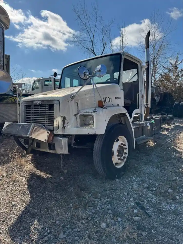 1998 Freightliner FL70 Truck for Parts for sale | Perryville Missouri ...