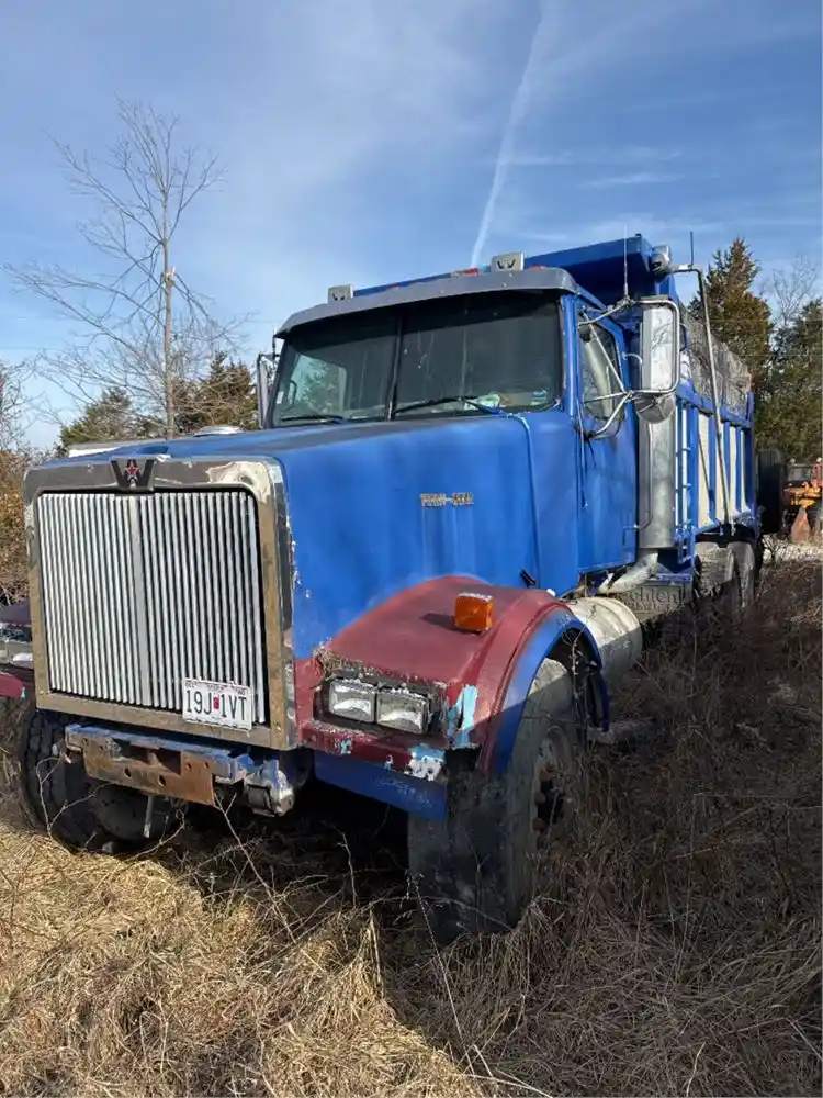 2004 Western Star 4900 FA Truck for Parts for sale | Perryville ...