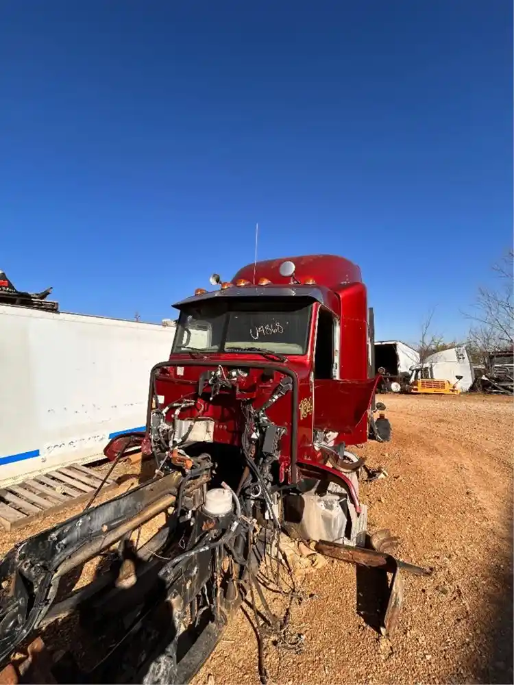 Salvage 2011 Peterbilt 386 Truck Tractor For Parts | Perryville ...