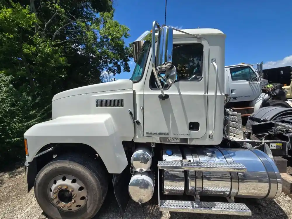 Salvage 2018 Mack CHU613 Truck Tractor For Parts | Perryville, Missouri ...