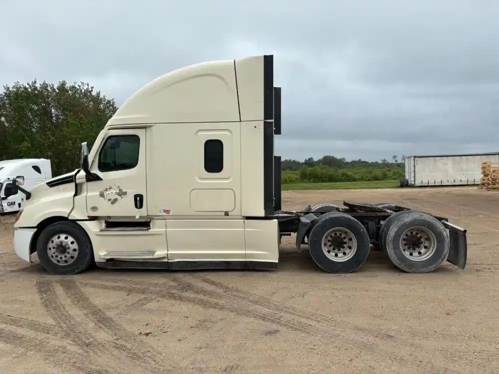 Salvage 2020 Freightliner Cascadia 126 Truck Tractor For Parts | Anola ...