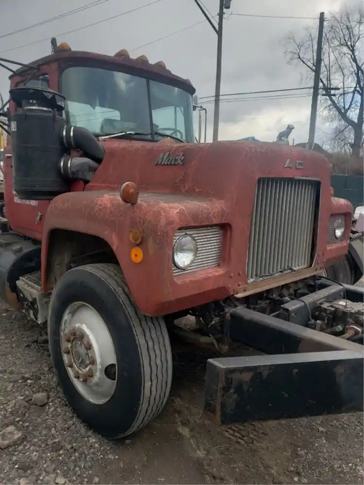 Used, Recycled, New, and Aftermarket Heavy Duty Truck Parts