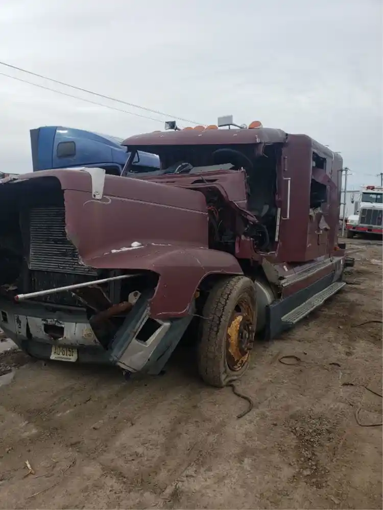Salvage 1993 Freightliner FLD120 Truck Tractor For Parts | Depew, New ...