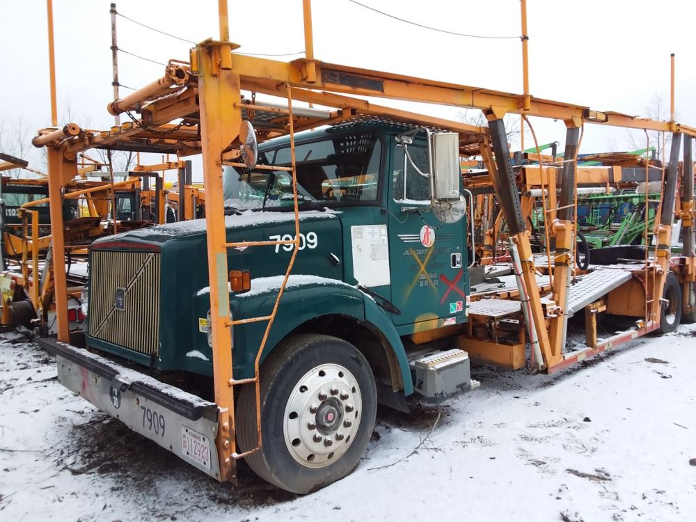 Salvage 1998 Volvo WAH Truck Delivery For Parts | Depew, New York ...