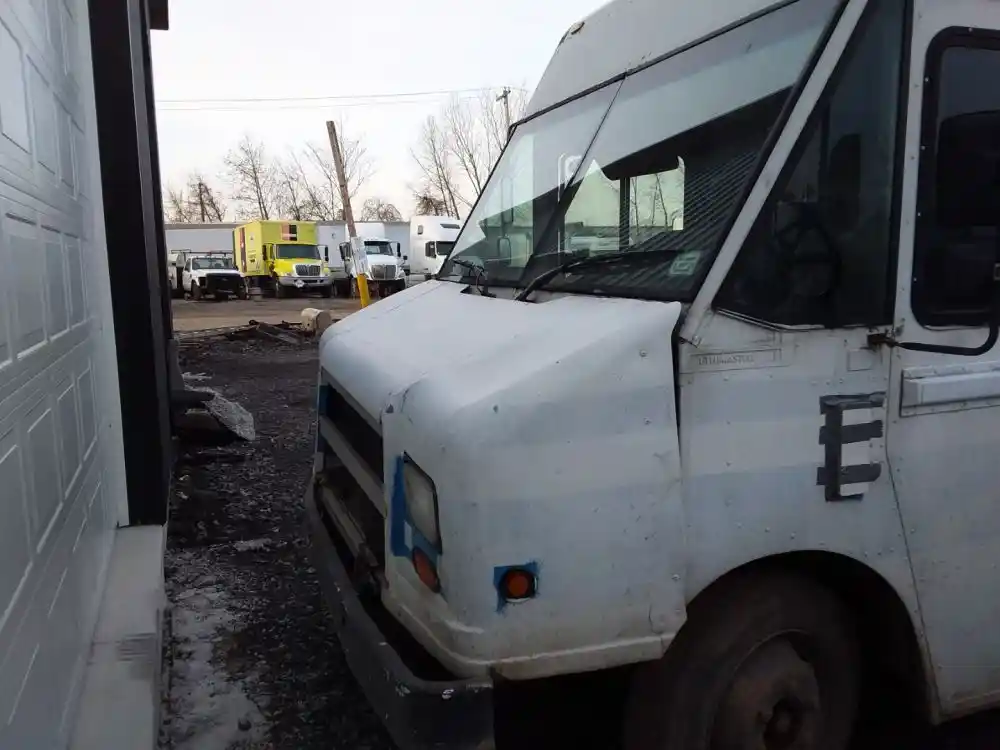 Salvage 2002 Freightliner MT35 Chassis Truck Delivery For Parts | Depew ...