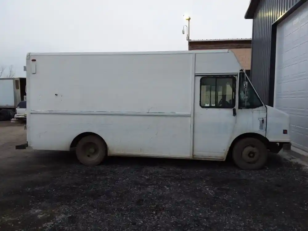 Salvage 2002 Freightliner MT35 Chassis Truck Delivery For Parts | Depew ...